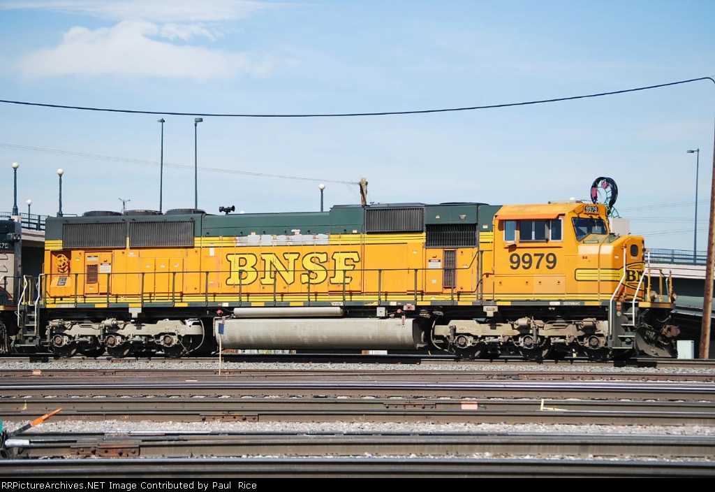 BNSF 9979